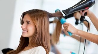 Comment devenir coiffeuse ? Zoom sur les formations et métiers de la ...